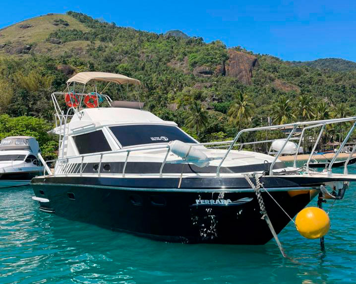 Intermarine Oceanic 36 - Descubra Ilhabela com Estilo em uma Lancha Privativa